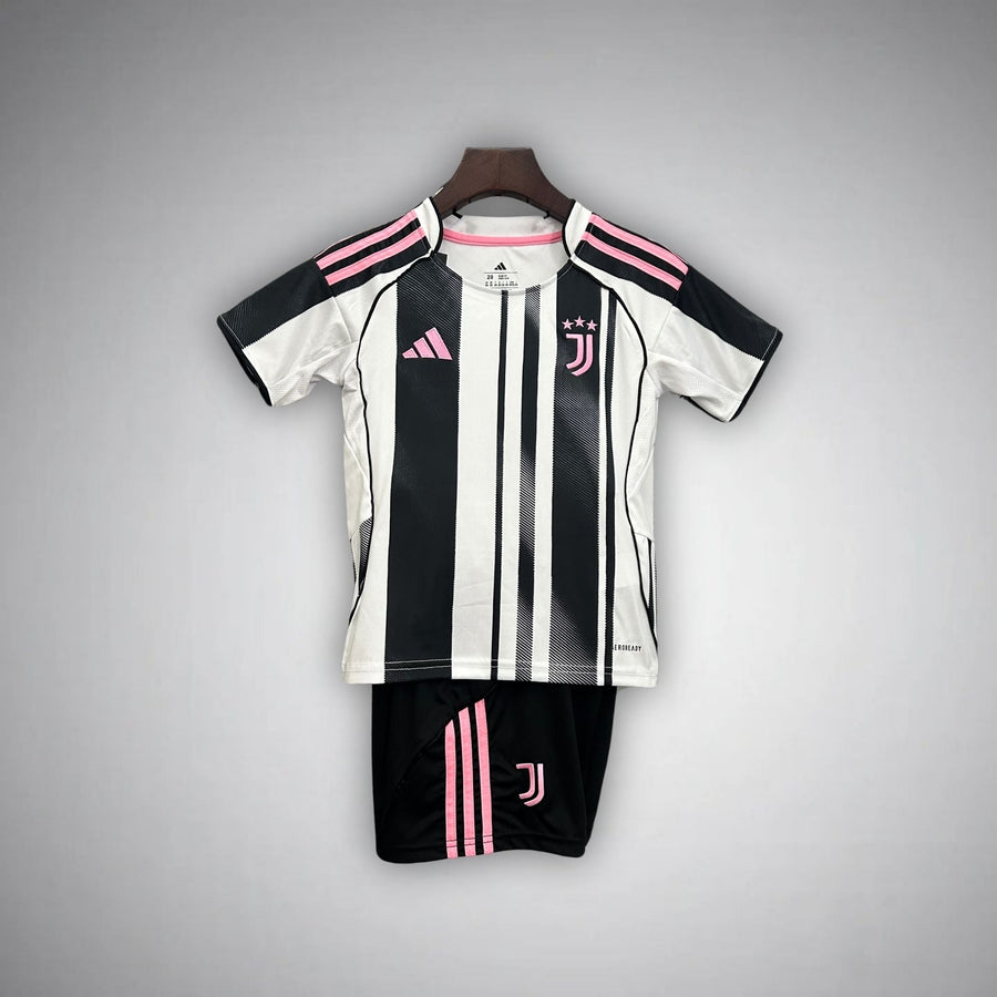 25/26 Juventus Home Kids Size Kit from FootballPrestige.club ...